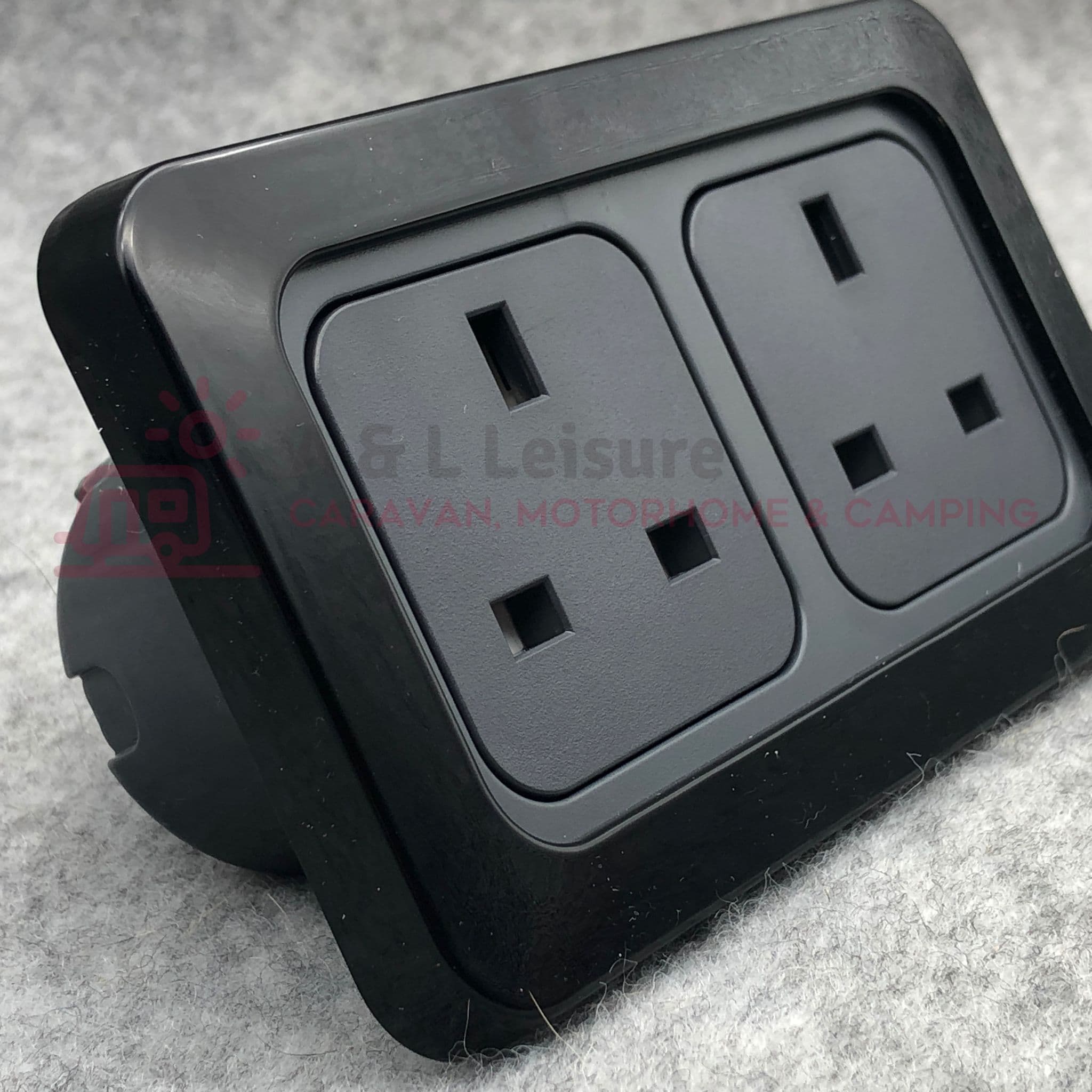 CBE C-Line 13a - 240v 2-Way Socket Faceplate & Back Box Gloss Black ...